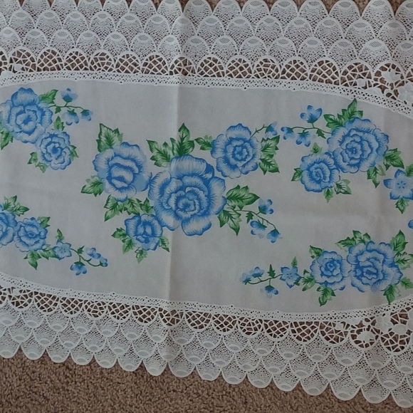 Vintage Vinyl Floral Doily | Accents | Vintage Vinyl Table Doily Large ...